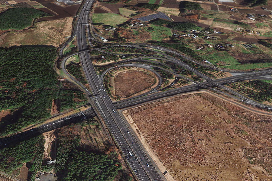 秋の常磐道「コキア渋滞」回避なるか 「友部JCTは通過して」NEXCO呼びかけ | 乗りものニュース