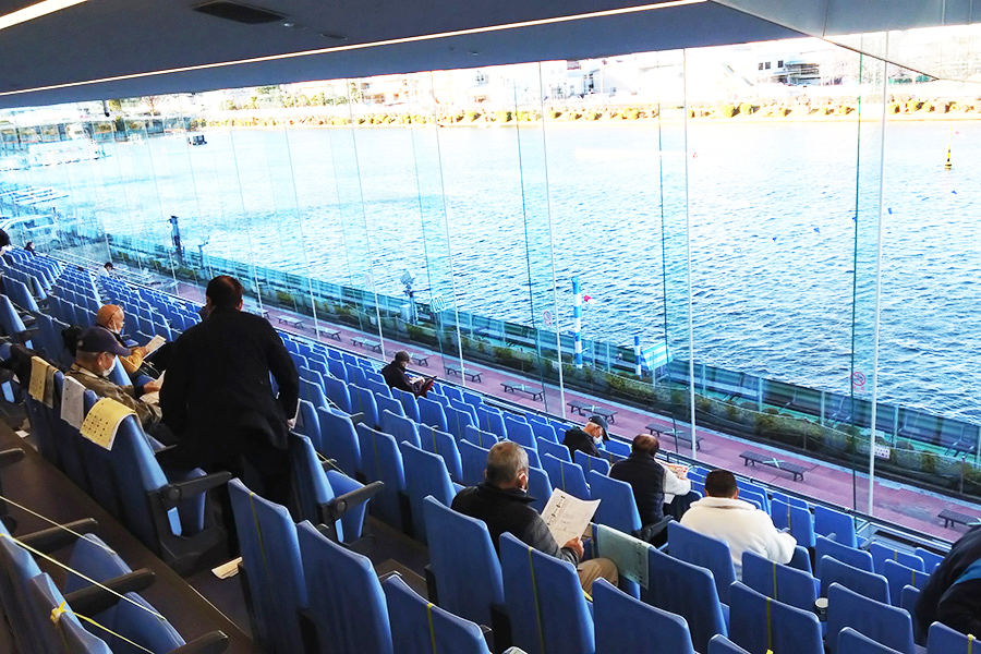 戸田競艇が首都東京を守ってる？ 川のような日本一のボート場「戸田漕艇場」が生まれたワケ | 乗りものニュース