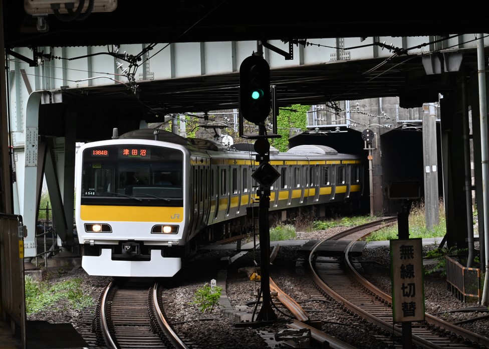 中央線の都心部なぜクネクネ？ ビシっと真っすぐにさせなかった「陸軍と地形と世相」 | 乗りものニュース