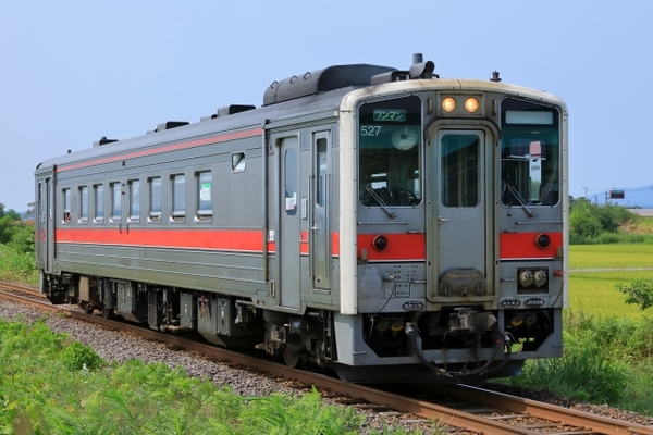 JR北海道「効果あった」動物多すぎ北海道で「減速ダイヤ」今年も実施へ スピードダウンで衝突回避 | 乗りものニュース