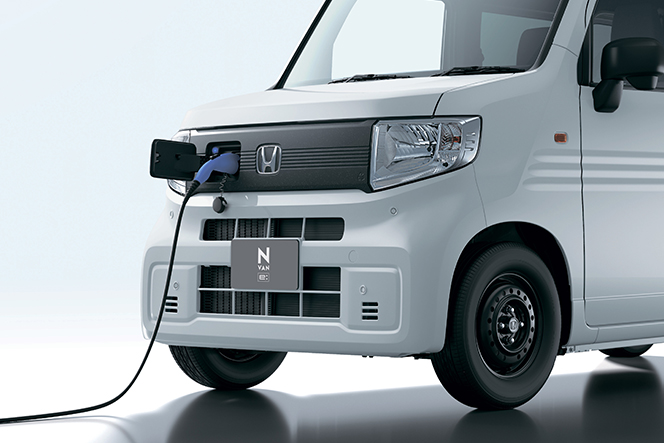 画像ギャラリー | まんま「N-VAN」でも“EV”です！ ホンダ「商用車からEV化戦略」本格始動！ 「N-VAN e：」公開 | 乗りものニュース