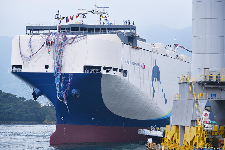 画像ギャラリー | 「クラウン3000台積み」トヨタの巨大LNG自動車運搬船が2隻体制へ “次の燃料”も決定済み!? どんどん進む“車輸送の脱炭素” | 乗りものニュース